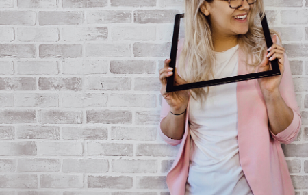 7 Amazing Video Backdrop Ideas For YouTube and Zoom