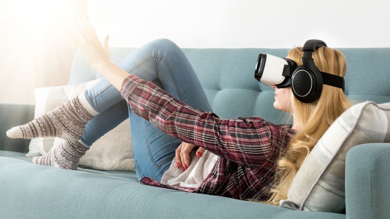 5 Best VR Accessories in 2025 (+3 Mind-Blowing Bonus Accessories)